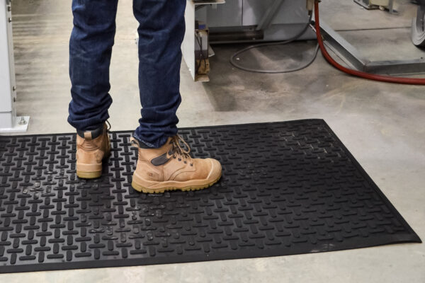 Swarf Mat: Durable, Oil-Proof Solution | AMCO